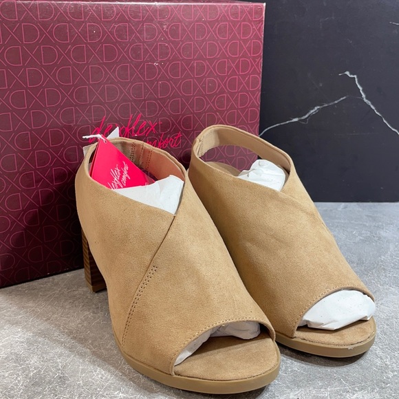 dexflex comfort | Shoes | Dexflex Comfort Tuilda Block Heel Nude Size ...